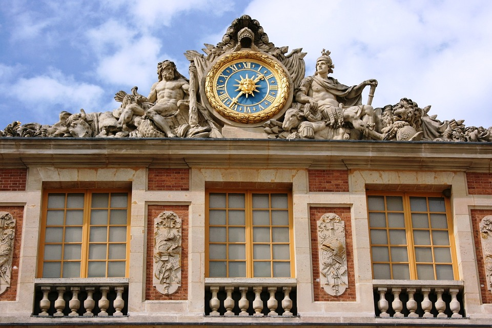 Famous Historical Places in France for Friends & Families