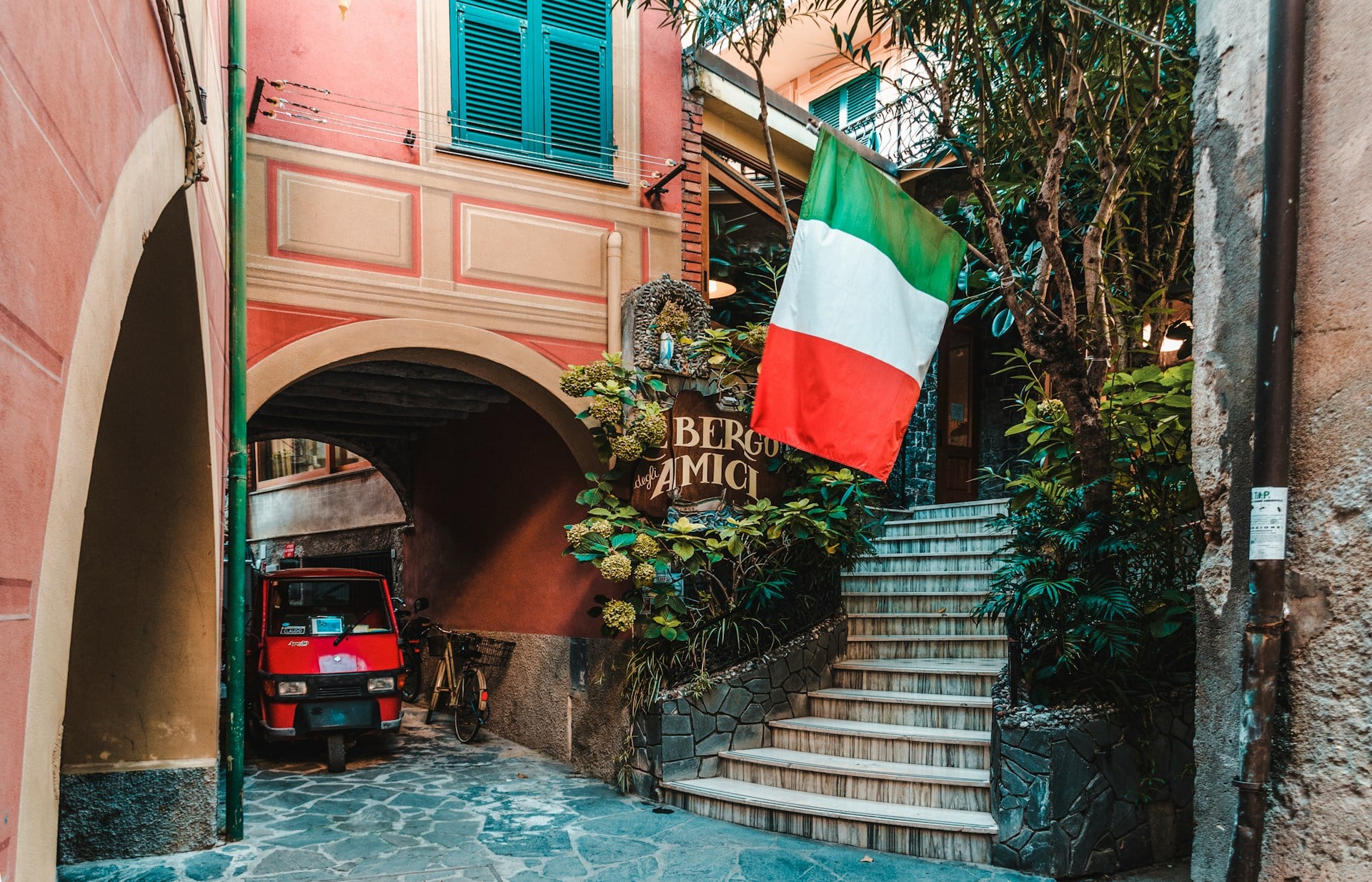 Discover Italy in April: Culture, Cuisine & Charm
